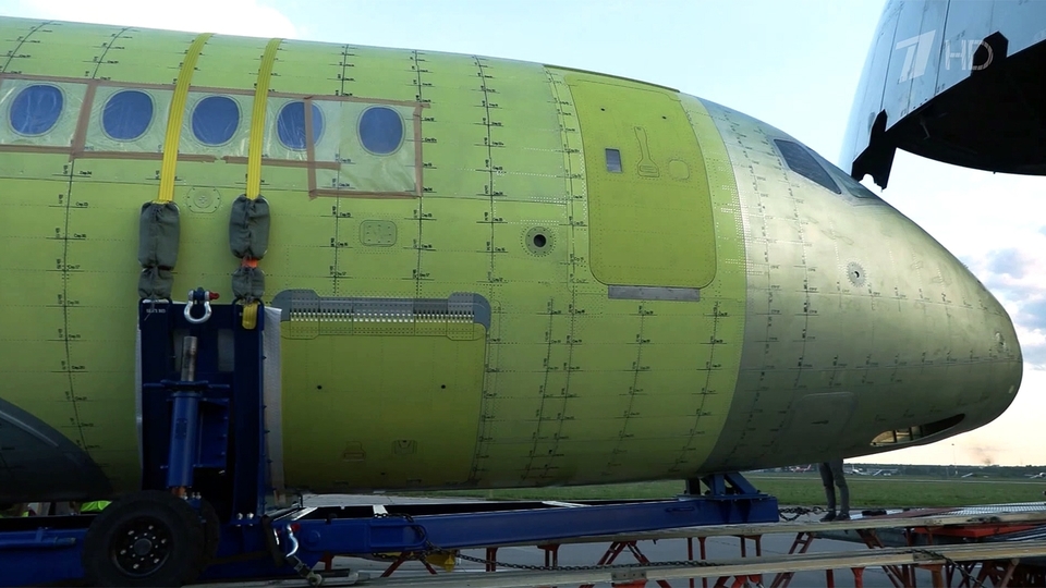«Ростех» завершает сертификацию импортозамещенного самолета SSJ New ...